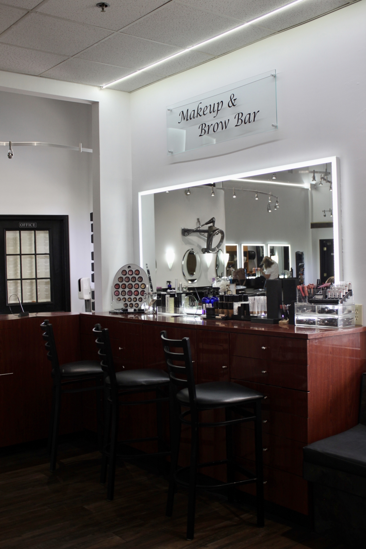 Makeup Bar | Jolie Spa